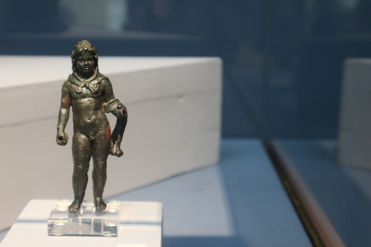 Eracle fanciullo - Eracle fanciullo - Immagine - Parco archeologico di ...